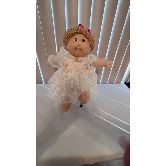 Cabbage Patch Kids | Toys | Cabbage Patch Kidsdoll Blondehair Green ...